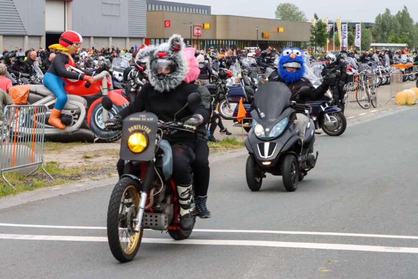 3500 motorrijders van start gegaan voor Elfstedentocht - RBNieuws.nl