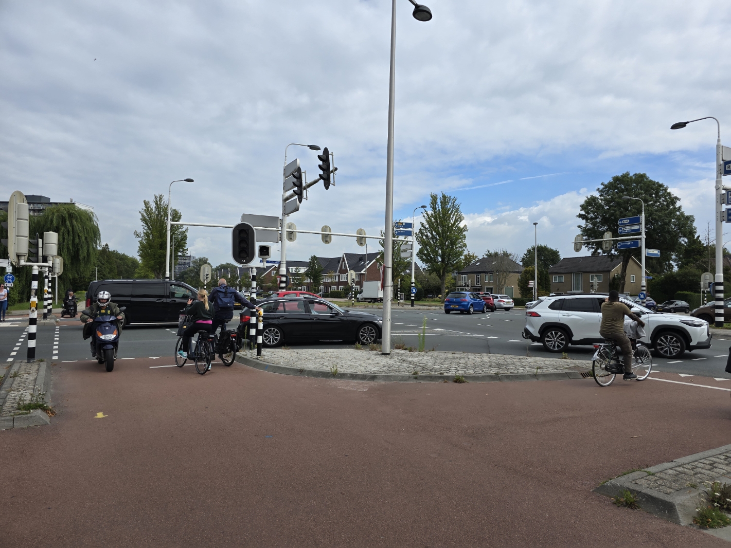 Leeuwarden getroffen door grote stroomstoring: winkels dicht en verkeerslichten uitgevallen ...